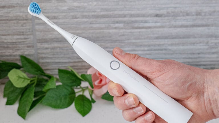 Curaprox Hydrosonic Pro review - Electric Teeth